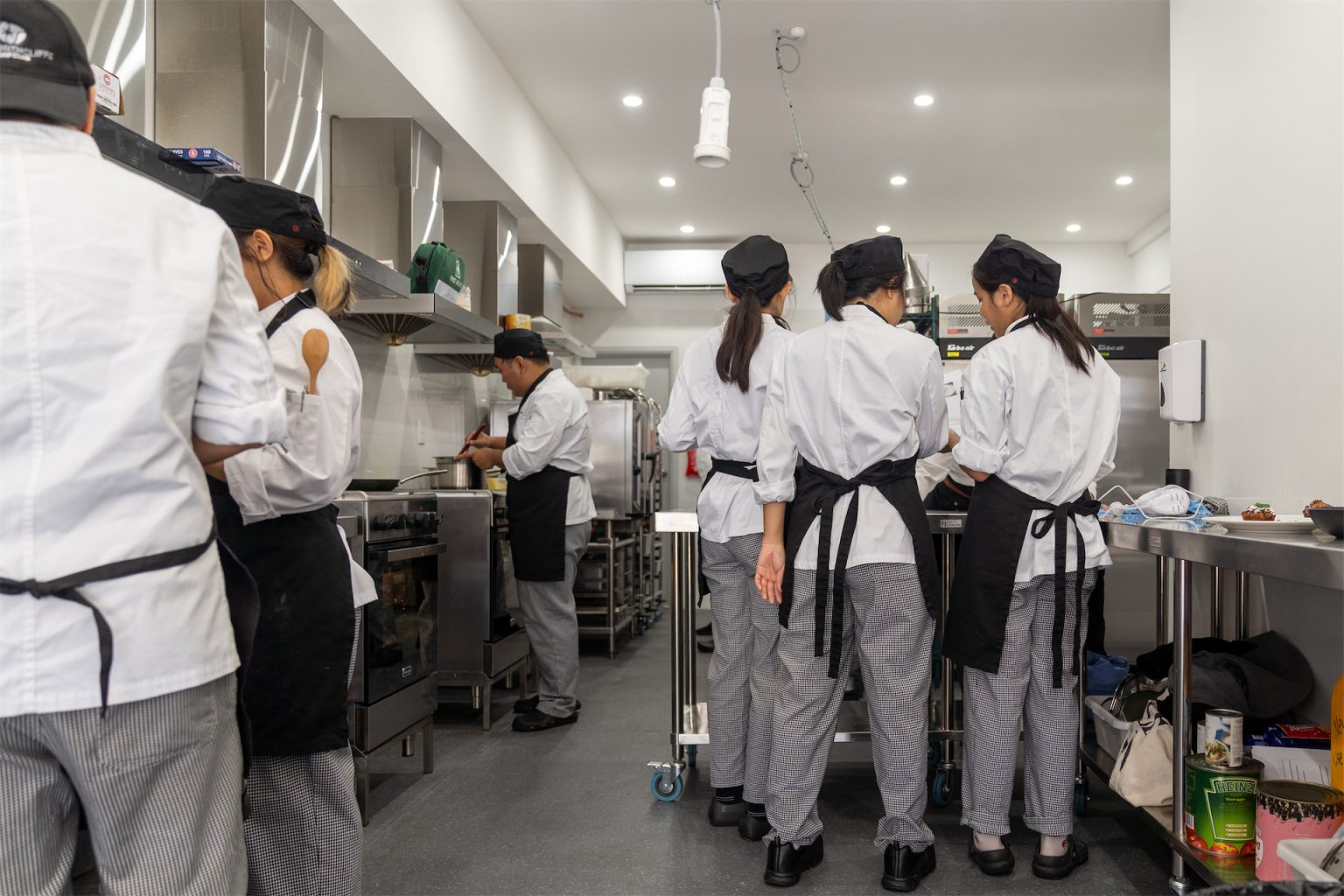 Certificate III in Commercial Cookery | Charlton Brown